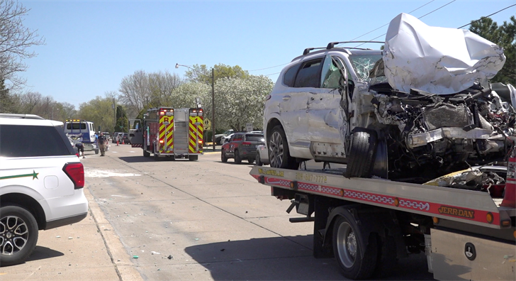 One injured in multi-car accident outside of Kearney Catholic High ...